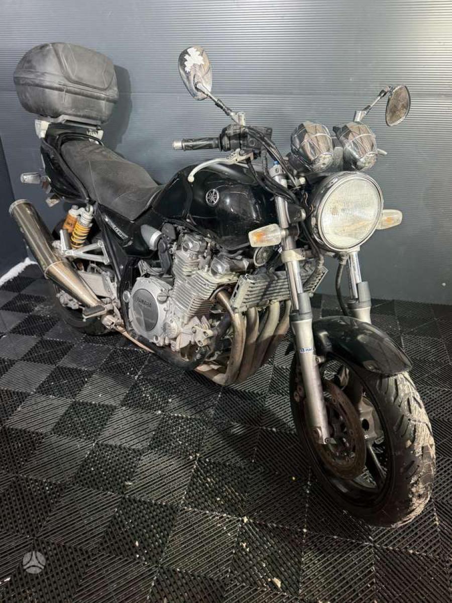 Ямаха XJR 1300 2009 в Таураге, объемом двигателя 1.30 л и пробегом 10 тыс. км за 1800 €, фото 1 на AUTOMOTO.COM.LV