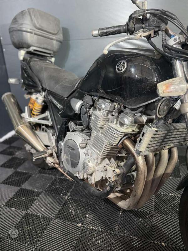 Yamaha XJR 1300 2009 in Taurage, with an engine capacity of 1.30 L and mileage of 10 thousand km for 1800 €, photo 3 on AUTOMOTO.COM.LV