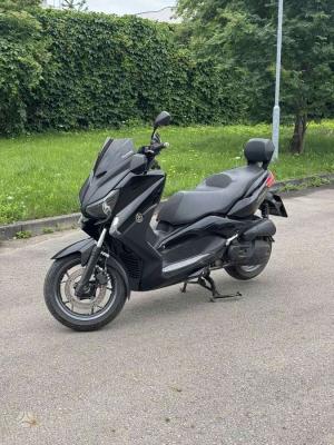 Черный Ямаха Xmax 125 2016 в Паланга, объемом двигателя 0.13 л и пробегом 33 тыс. км за 2499 €, фото  на AUTOMOTO.COM.LV