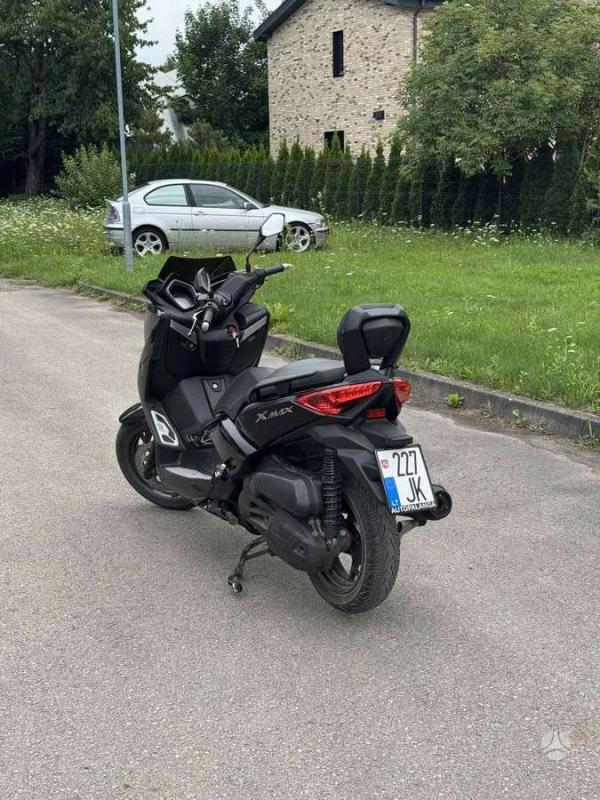 Black Yamaha Xmax 125 2016 in Palanga, with an engine capacity of 0.13 L and mileage of 33 thousand km for 2499 €, photo 7 on AUTOMOTO.COM.LV