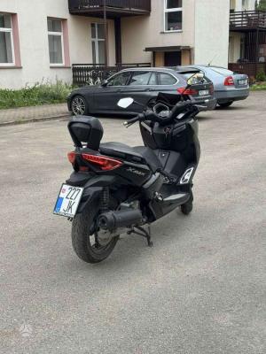 Black Yamaha Xmax 125 2016 in Palanga, with an engine capacity of 0.13 L and mileage of 33 thousand km for 2499 €, photo 12 on AUTOMOTO.COM.LV