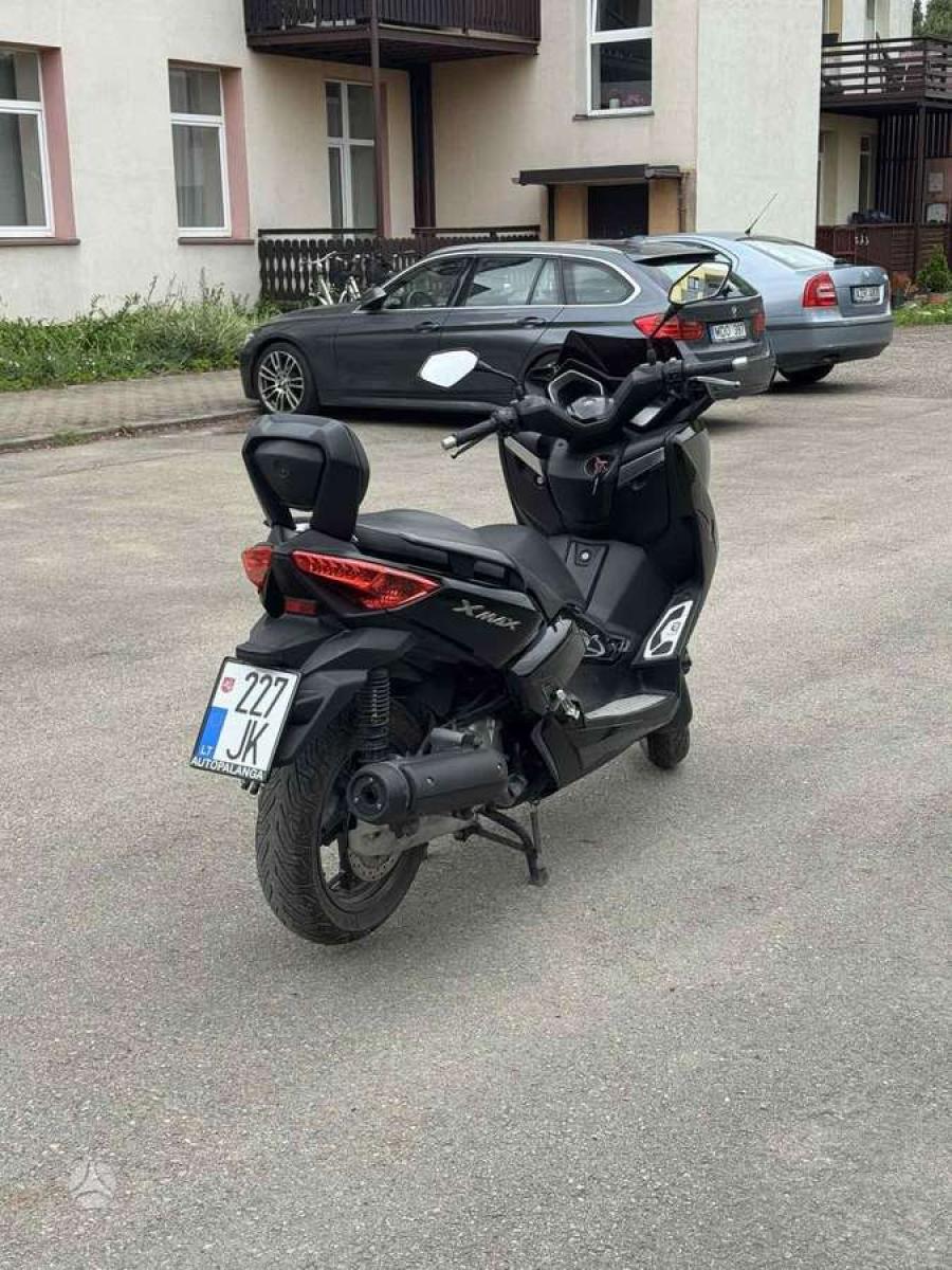 Black Yamaha Xmax 125 2016 in Palanga, with an engine capacity of 0.13 L and mileage of 33 thousand km for 2499 €, photo 12 on AUTOMOTO.COM.LV