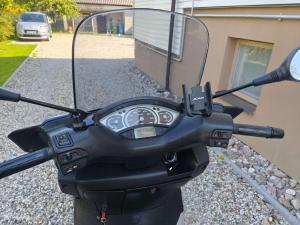 Синий Ямаха Xmax 125 2010 в Каунас, объемом двигателя 0.13 л и пробегом 26 тыс. км за 1200 €, фото 6 на AUTOMOTO.COM.LV