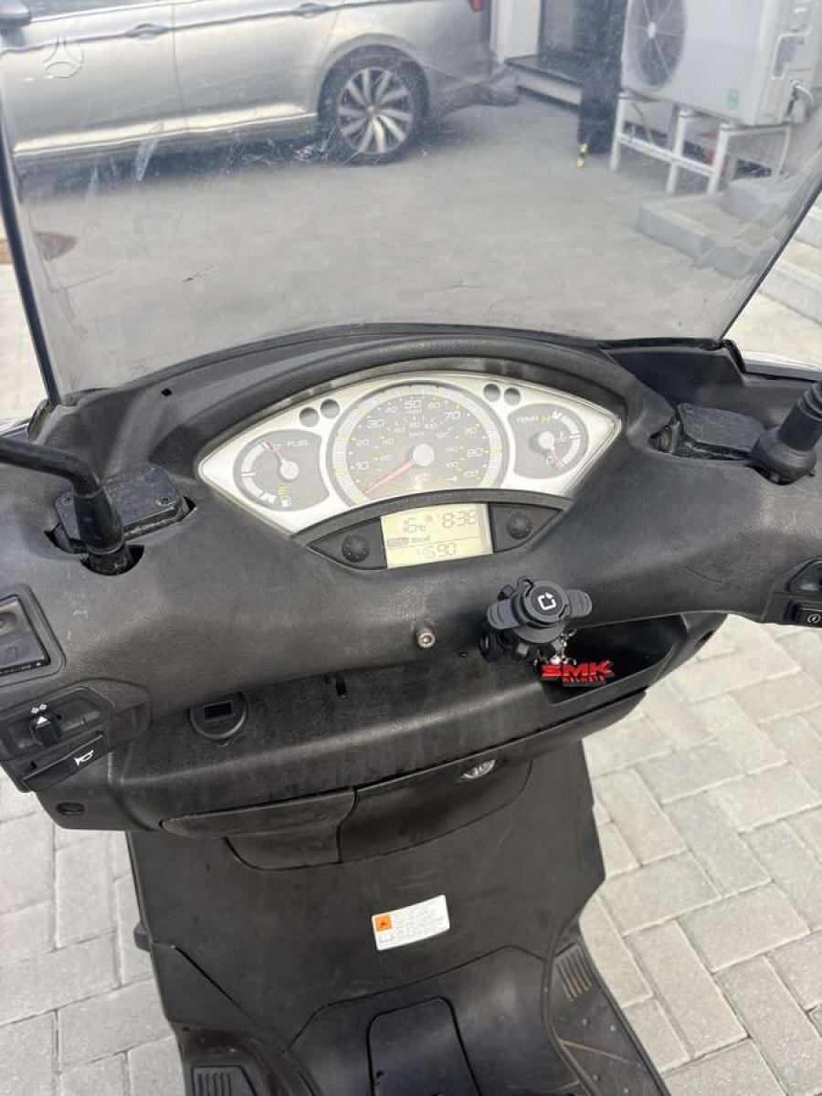 Yamaha Xmax 125 2008 Klaipėda, ar dzinēja tilpumu 0.13 L un nobraukumu 5 tūkst. km par 1649 €, foto 3 vietnē AUTOMOTO.COM.LV