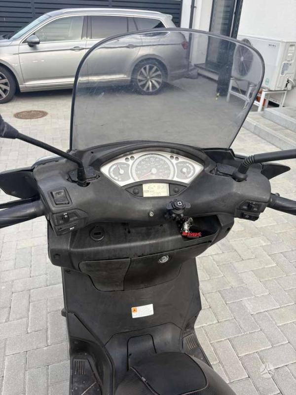 Yamaha Xmax 125 2008 Klaipėda, ar dzinēja tilpumu 0.13 L un nobraukumu 5 tūkst. km par 1649 €, foto 7 vietnē AUTOMOTO.COM.LV