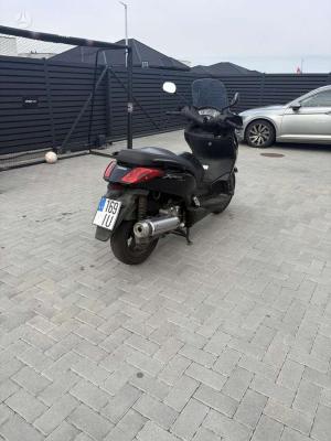 Yamaha Xmax 125 2008 Klaipėda, ar dzinēja tilpumu 0.13 L un nobraukumu 5 tūkst. km par 1649 €, foto 9 vietnē AUTOMOTO.COM.LV