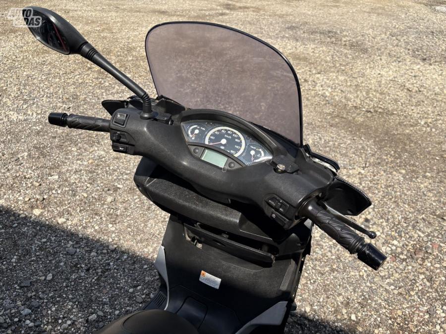 Yamaha Xmax 125 2009 Kelmė, ar dzinēja tilpumu 0.13 L un nobraukumu 80 tūkst. km par 565 €, foto 16 vietnē AUTOMOTO.COM.LV