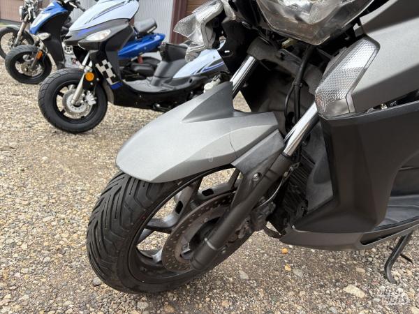 Yamaha Xmax 125 2014 Kelmė, ar dzinēja tilpumu 0.13 L un nobraukumu 22 tūkst. km par 915 €, foto 9 vietnē AUTOMOTO.COM.LV