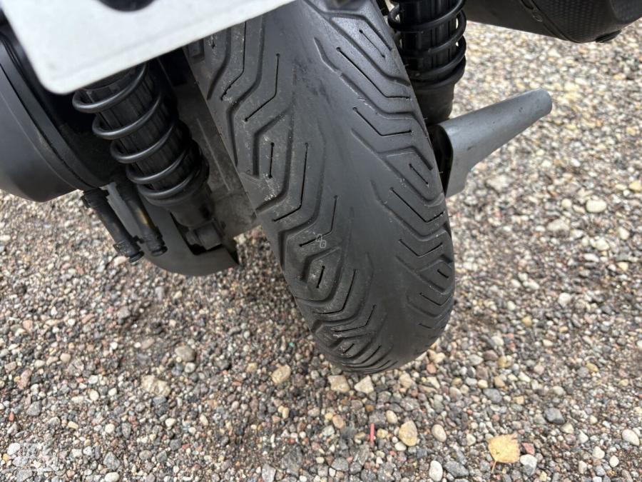 Yamaha Xmax 125 2014 in Kelme, with an engine capacity of 0.13 L and mileage of 22 thousand km for 915 €, photo 11 on AUTOMOTO.COM.LV