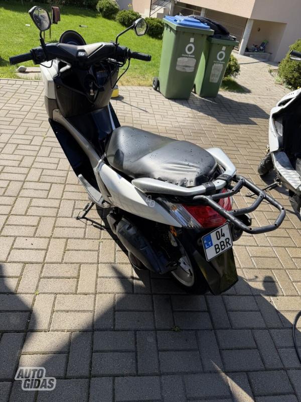Yamaha Xmax 125 2017 Kauņa, ar dzinēja tilpumu 0.00 L un nobraukumu 0 tūkst. km par 1000 €, foto 4 vietnē AUTOMOTO.COM.LV