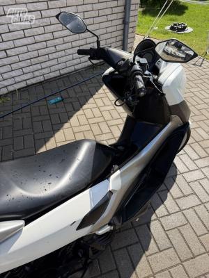 Yamaha Xmax 125 2017 Kauņa, ar dzinēja tilpumu 0.00 L un nobraukumu 0 tūkst. km par 1000 €, foto 7 vietnē AUTOMOTO.COM.LV