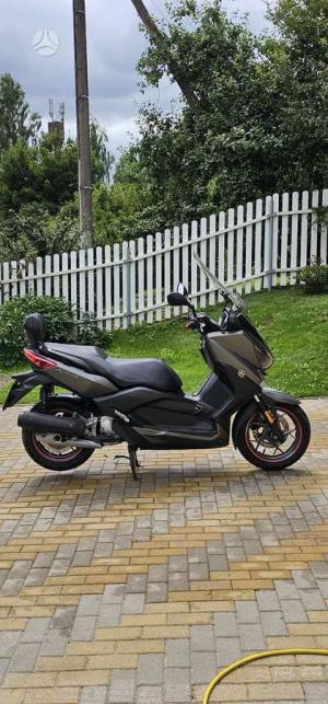 Ямаха Xmax 125 2017 в Вильнюс, объемом двигателя 0.13 л и пробегом 37 тыс. км за 2650 €, фото  на AUTOMOTO.COM.LV
