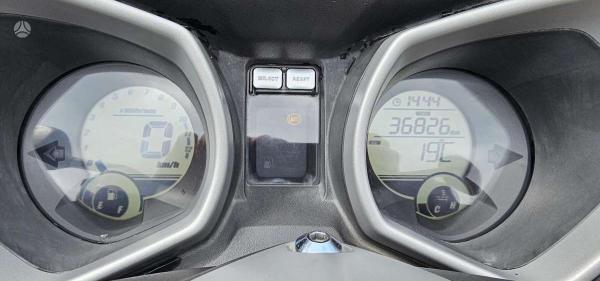 Ямаха Xmax 125 2017 в Вильнюс, объемом двигателя 0.13 л и пробегом 37 тыс. км за 2650 €, фото 3 на AUTOMOTO.COM.LV