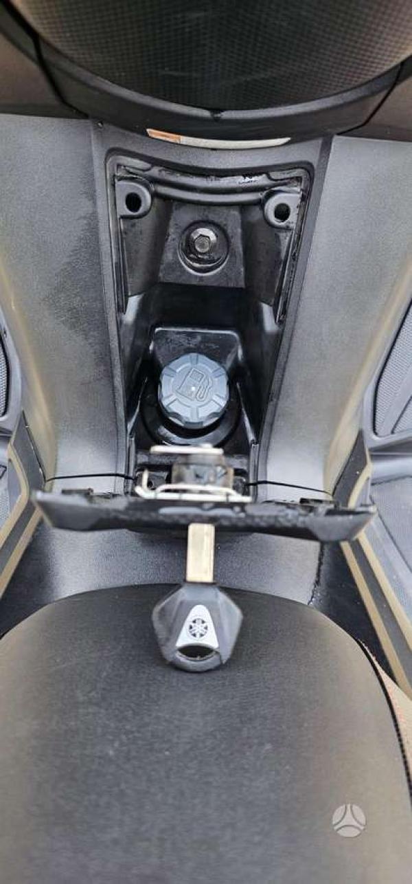 Ямаха Xmax 125 2017 в Вильнюс, объемом двигателя 0.13 л и пробегом 37 тыс. км за 2650 €, фото 6 на AUTOMOTO.COM.LV