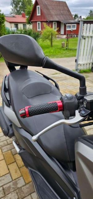 Ямаха Xmax 125 2017 в Вильнюс, объемом двигателя 0.13 л и пробегом 37 тыс. км за 2650 €, фото 8 на AUTOMOTO.COM.LV