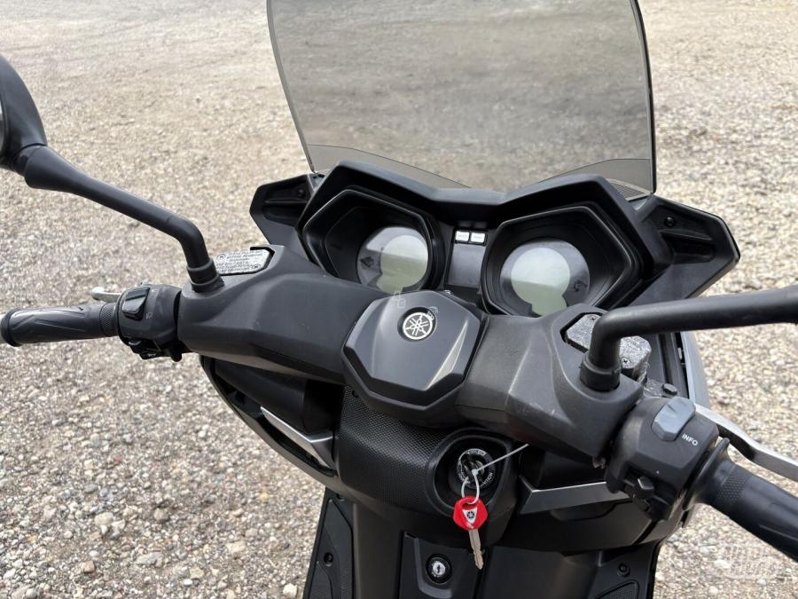 Yamaha Xmax 125 2017 in Kelme, with an engine capacity of 0.13 L and mileage of 18 thousand km for 1330 €, photo 12 on AUTOMOTO.COM.LV