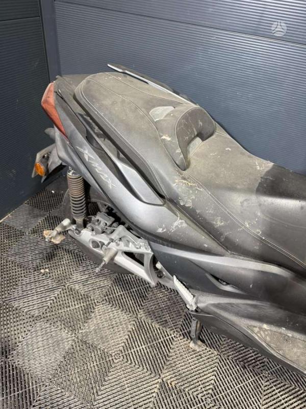 Yamaha Xmax 125 2018 in Taurage, with an engine capacity of 0.13 L and mileage of 20 thousand km for 1400 €, photo 3 on AUTOMOTO.COM.LV