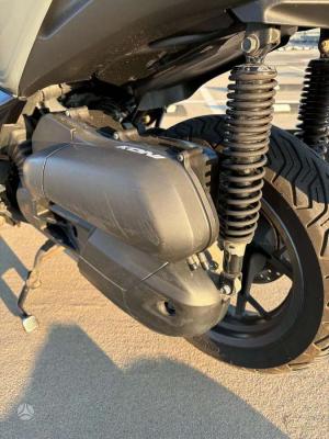 Yamaha Xmax 125 2019 in Kaunas, with an engine capacity of 0.00 L and mileage of 14 thousand km for 3100 €, photo 10 on AUTOMOTO.COM.LV