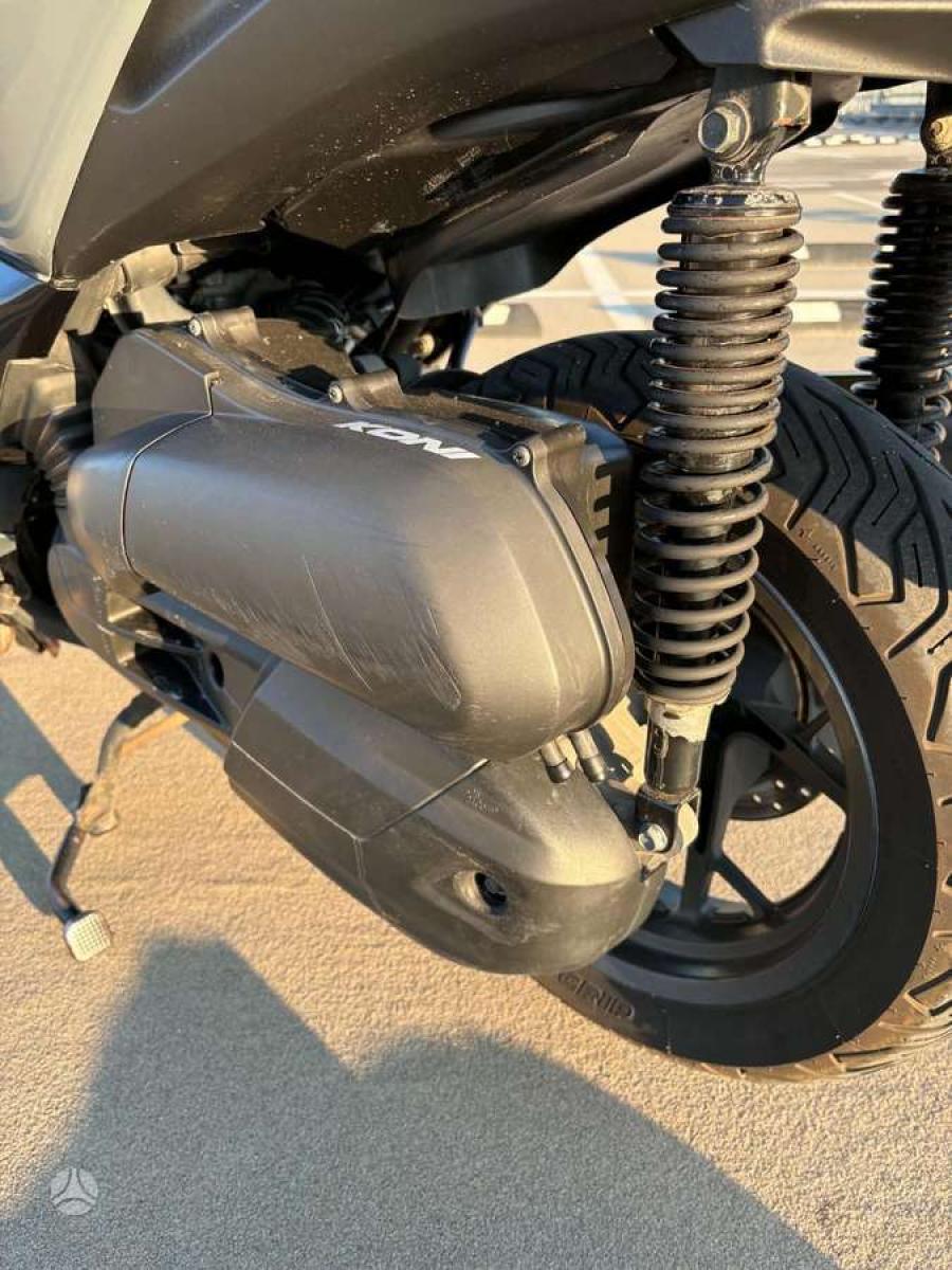 Yamaha Xmax 125 2019 in Kaunas, with an engine capacity of 0.00 L and mileage of 14 thousand km for 3100 €, photo 10 on AUTOMOTO.COM.LV