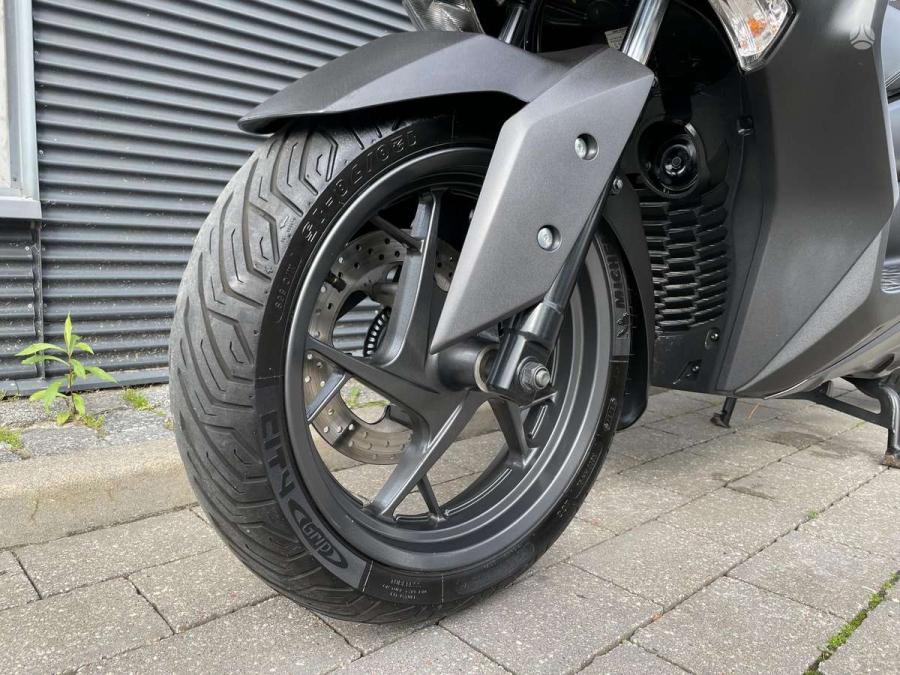 Yamaha Xmax 125 2020 in Riga, with an engine capacity of 0.13 L and mileage of 13 thousand km for 3399 €, photo 13 on AUTOMOTO.COM.LV