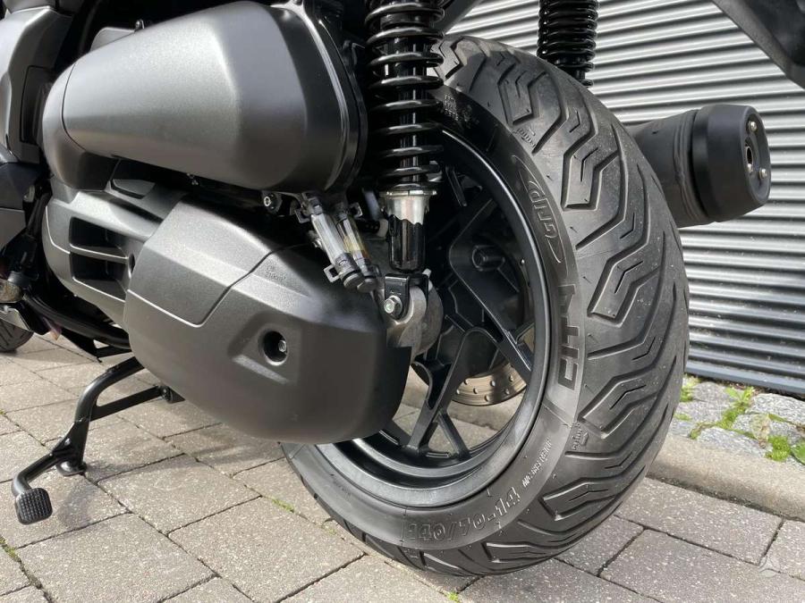 Yamaha Xmax 125 2020 in Riga, with an engine capacity of 0.13 L and mileage of 13 thousand km for 3399 €, photo 15 on AUTOMOTO.COM.LV