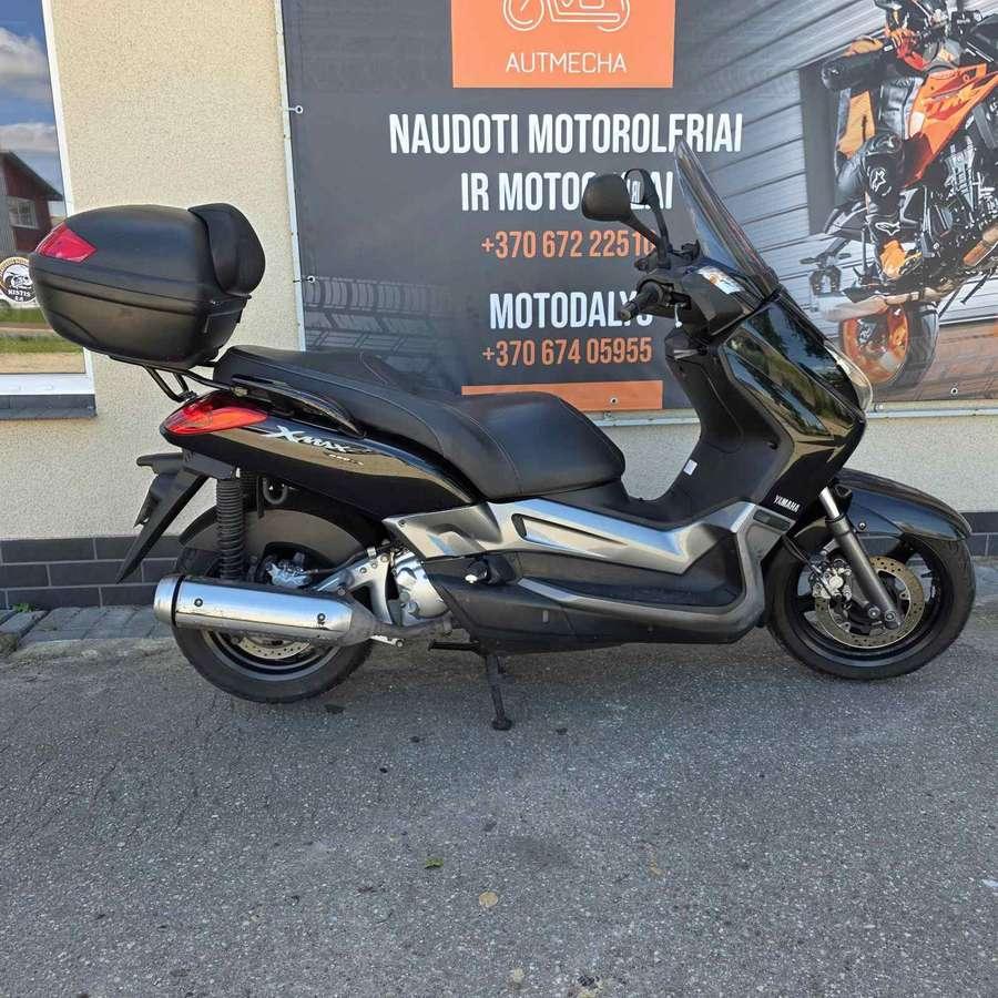 Black Yamaha XMAX 250 2008 in Panevezys, with an engine capacity of 0.25 L and mileage of 16 thousand km for 1550 €, photo 4 on AUTOMOTO.COM.LV