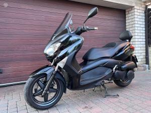 Black Yamaha XMAX 250 2013 in Siauliai, with an engine capacity of 0.00 L and mileage of 26 thousand km for 2350 €, photo 1 on AUTOMOTO.COM.LV