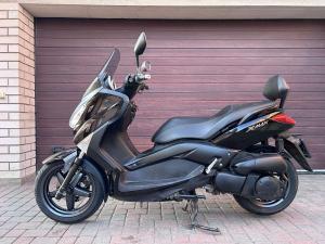 Black Yamaha XMAX 250 2013 in Siauliai, with an engine capacity of 0.00 L and mileage of 26 thousand km for 2350 €, photo 3 on AUTOMOTO.COM.LV