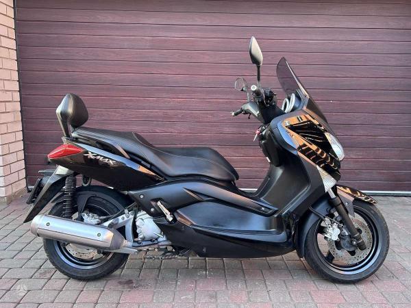 Black Yamaha XMAX 250 2013 in Siauliai, with an engine capacity of 0.00 L and mileage of 26 thousand km for 2350 €, photo 4 on AUTOMOTO.COM.LV