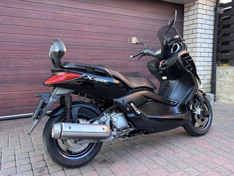 Black Yamaha XMAX 250 2013 in Siauliai, with an engine capacity of 0.00 L and mileage of 26 thousand km for 2350 €, photo 7 on AUTOMOTO.COM.LV