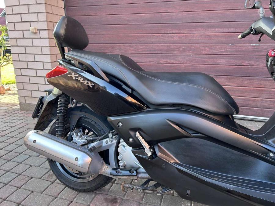 Black Yamaha XMAX 250 2013 in Siauliai, with an engine capacity of 0.00 L and mileage of 26 thousand km for 2350 €, photo 8 on AUTOMOTO.COM.LV