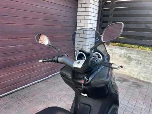 Black Yamaha XMAX 250 2013 in Siauliai, with an engine capacity of 0.00 L and mileage of 26 thousand km for 2350 €, photo 11 on AUTOMOTO.COM.LV