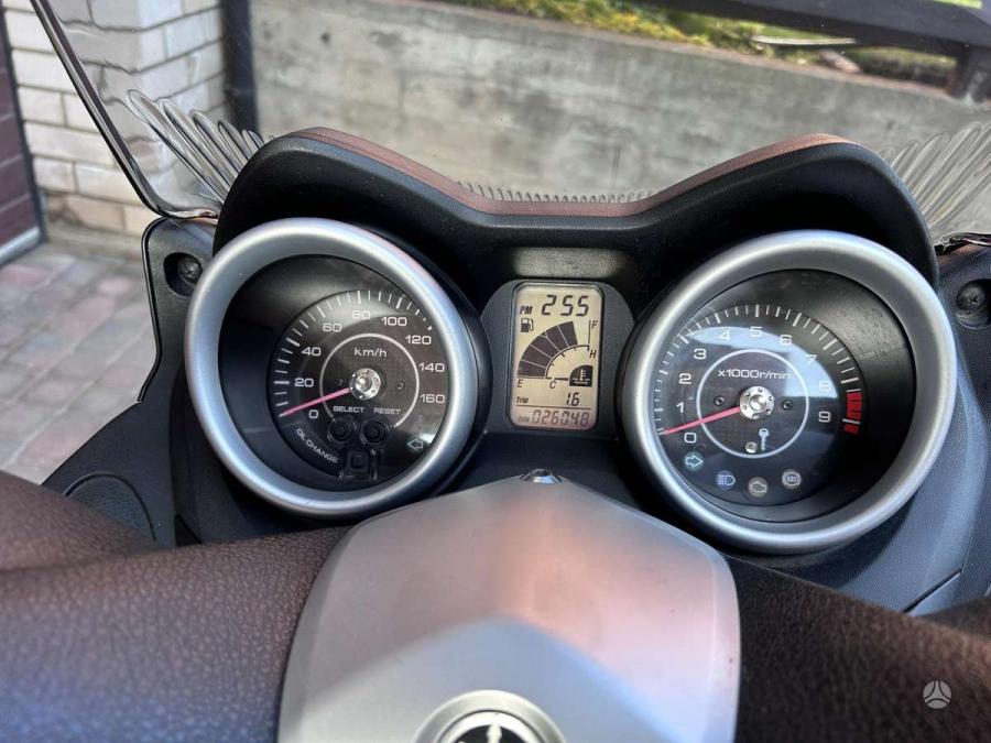 Black Yamaha XMAX 250 2013 in Siauliai, with an engine capacity of 0.00 L and mileage of 26 thousand km for 2350 €, photo 12 on AUTOMOTO.COM.LV