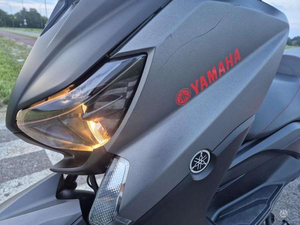 Black Yamaha XMAX 250 2014 in Kaunas, with an engine capacity of 0.25 L and mileage of 18 thousand km for 2799 €, photo 6 on AUTOMOTO.COM.LV