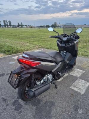 Black Yamaha XMAX 250 2014 in Kaunas, with an engine capacity of 0.25 L and mileage of 18 thousand km for 2799 €, photo 13 on AUTOMOTO.COM.LV