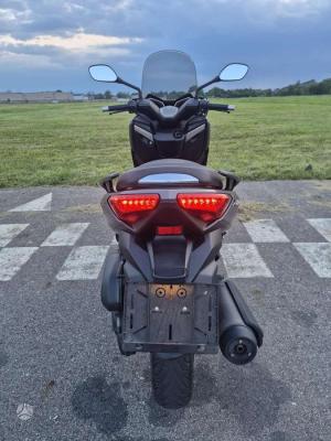 Black Yamaha XMAX 250 2014 in Kaunas, with an engine capacity of 0.25 L and mileage of 18 thousand km for 2799 €, photo 14 on AUTOMOTO.COM.LV