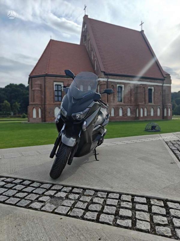 Grey Yamaha XMAX 250 2014 in Kaunas, with an engine capacity of 0.25 L and mileage of 23 thousand km for 2450 €, photo 2 on AUTOMOTO.COM.LV