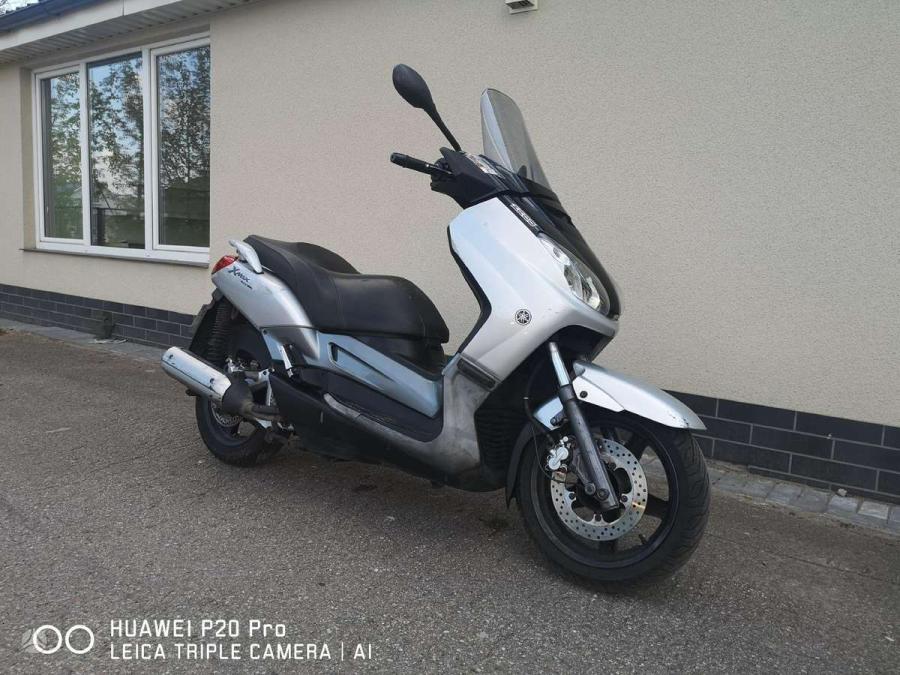 Yamaha XMAX 250 2009 in Panevezys, with an engine capacity of 0.25 L and mileage of 35 thousand km for 1350 €, photo 1 on AUTOMOTO.COM.LV