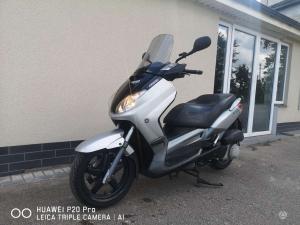 Yamaha XMAX 250 2009 in Panevezys, with an engine capacity of 0.25 L and mileage of 35 thousand km for 1350 €, photo 2 on AUTOMOTO.COM.LV