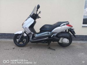 Yamaha XMAX 250 2009 in Panevezys, with an engine capacity of 0.25 L and mileage of 35 thousand km for 1350 €, photo 4 on AUTOMOTO.COM.LV