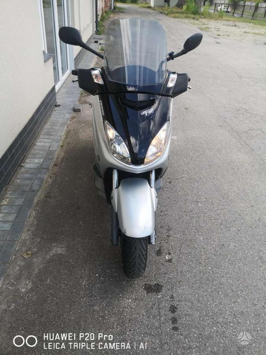 Yamaha XMAX 250 2009 in Panevezys, with an engine capacity of 0.25 L and mileage of 35 thousand km for 1350 €, photo 6 on AUTOMOTO.COM.LV