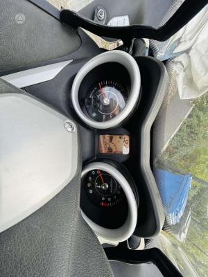 Ямаха XMAX 250 2012 в Шяуляй, объемом двигателя 0.25 л и пробегом 26 тыс. км за 1850 €, фото 7 на AUTOMOTO.COM.LV