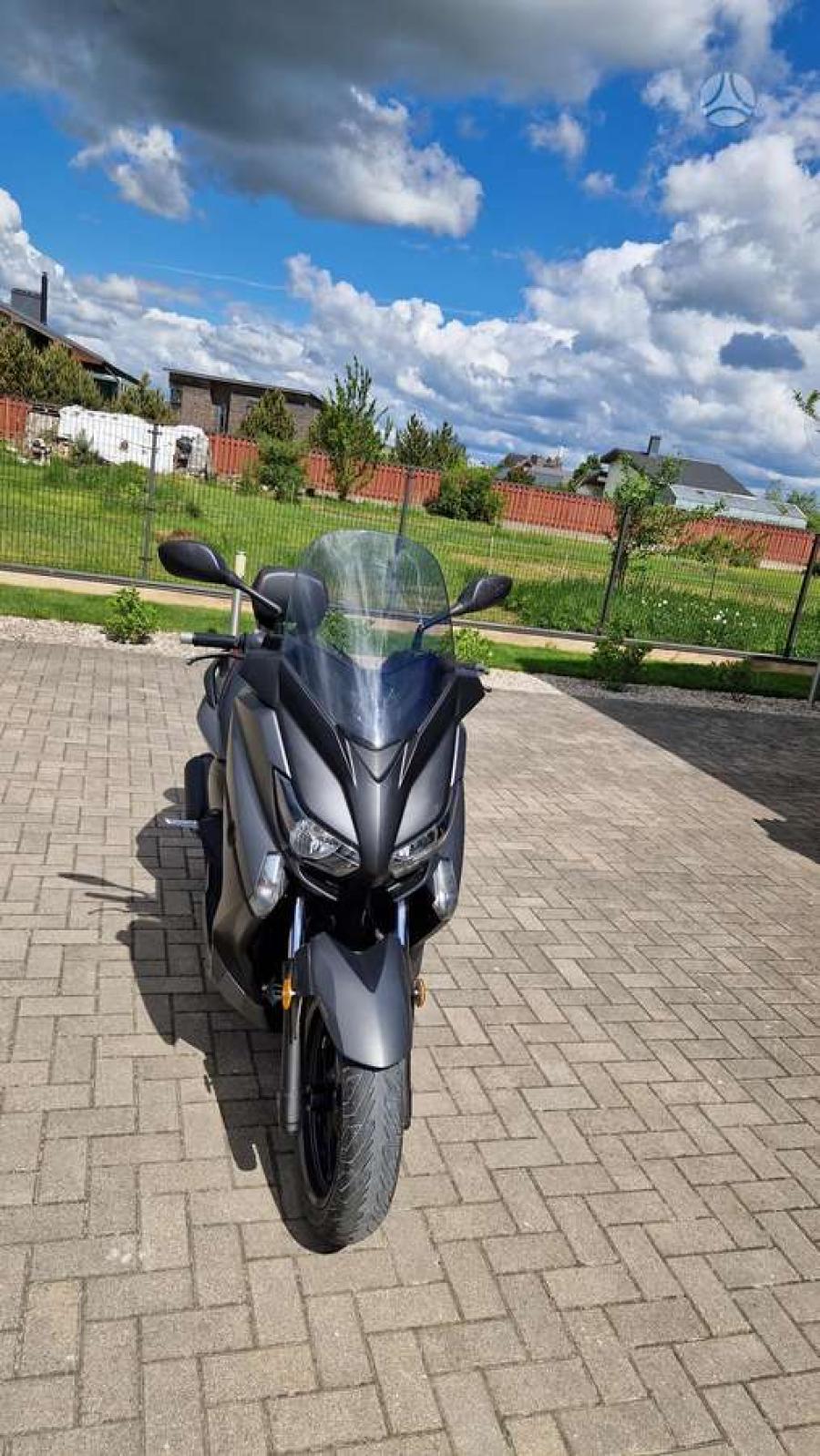 Yamaha XMAX 250 2016 in Panevezys, with an engine capacity of 0.25 L and mileage of 18 thousand km for 2650 €, photo 3 on AUTOMOTO.COM.LV