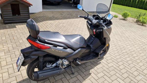 Yamaha XMAX 250 2016 in Panevezys, with an engine capacity of 0.25 L and mileage of 18 thousand km for 2650 €, photo 3 on AUTOMOTO.COM.LV