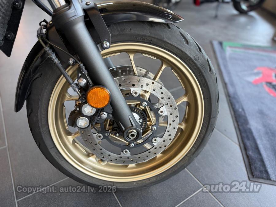 Black Yamaha XSR 700 2024 in Tallinn, with an engine capacity of 0.69 L and mileage of 5 thousand km for 6790 €, photo 9 on AUTOMOTO.COM.LV