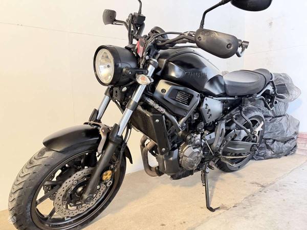 Black Yamaha XSR 2019 in Vilnius, with an engine capacity of 0.70 L and mileage of 16 thousand km for 4350 €, photo 5 on AUTOMOTO.COM.LV