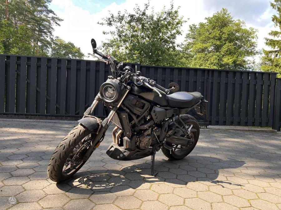Black Yamaha XSR 2020 in Vilnius, with an engine capacity of 0.70 L and mileage of 9 thousand km for 5999 €, photo 3 on AUTOMOTO.COM.LV