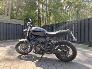 Black Yamaha XSR 2020 in Vilnius, with an engine capacity of 0.70 L and mileage of 9 thousand km for 5999 €, photo 4 on AUTOMOTO.COM.LV