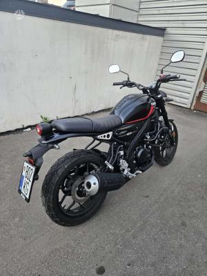 Melns Yamaha XSR 2021 Viļņa, ar dzinēja tilpumu 0.13 L un nobraukumu 14 tūkst. km par 3900 €, foto 4 vietnē AUTOMOTO.COM.LV
