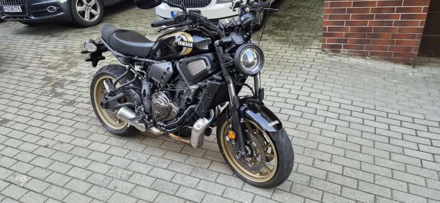 Black Yamaha XSR 2022 in Vilnius, with an engine capacity of 0.70 L and mileage of 15 thousand km for 2950 €, photo 5 on AUTOMOTO.COM.LV